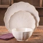 Look at These 9 Gorgeous Farmhouse Dinnerware Sets