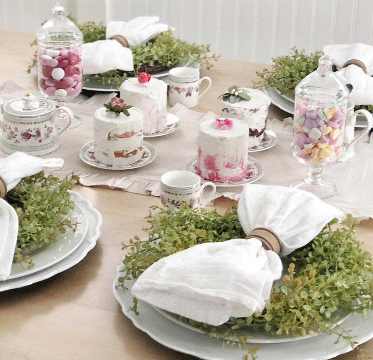 Look at These 9 Gorgeous Farmhouse Dinnerware Sets