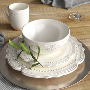 Look at These 9 Gorgeous Farmhouse Dinnerware Sets