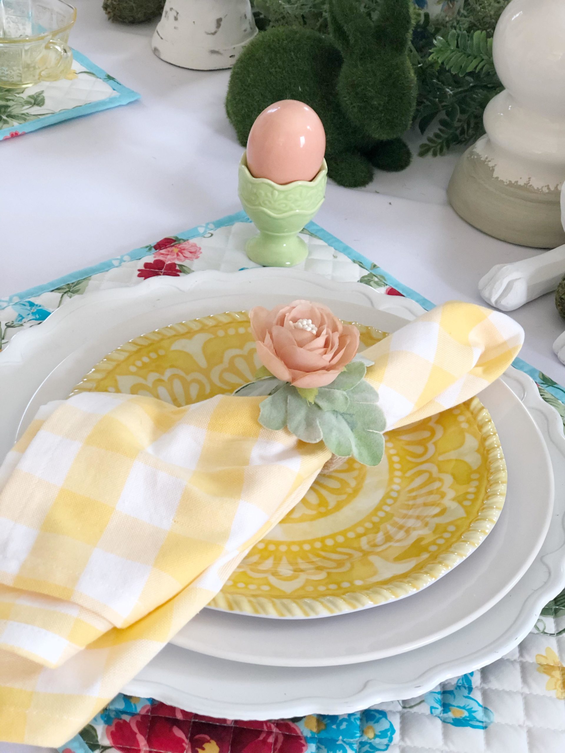 How to Create a Beautiful Easter Tablescape - The Curated Farmhouse