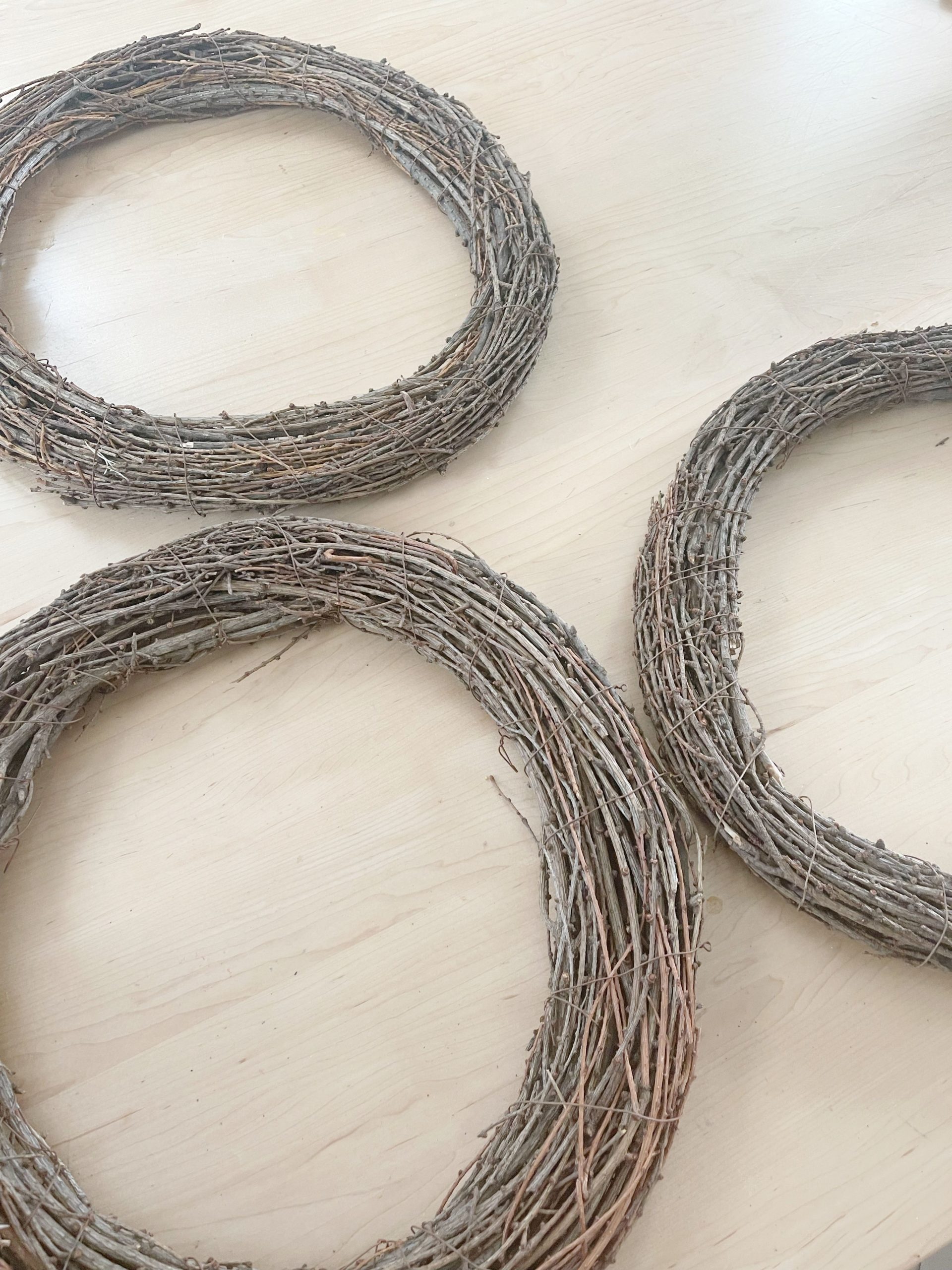 How To Make a Simple Fall Grapevine Wreath - The Curated Farmhouse