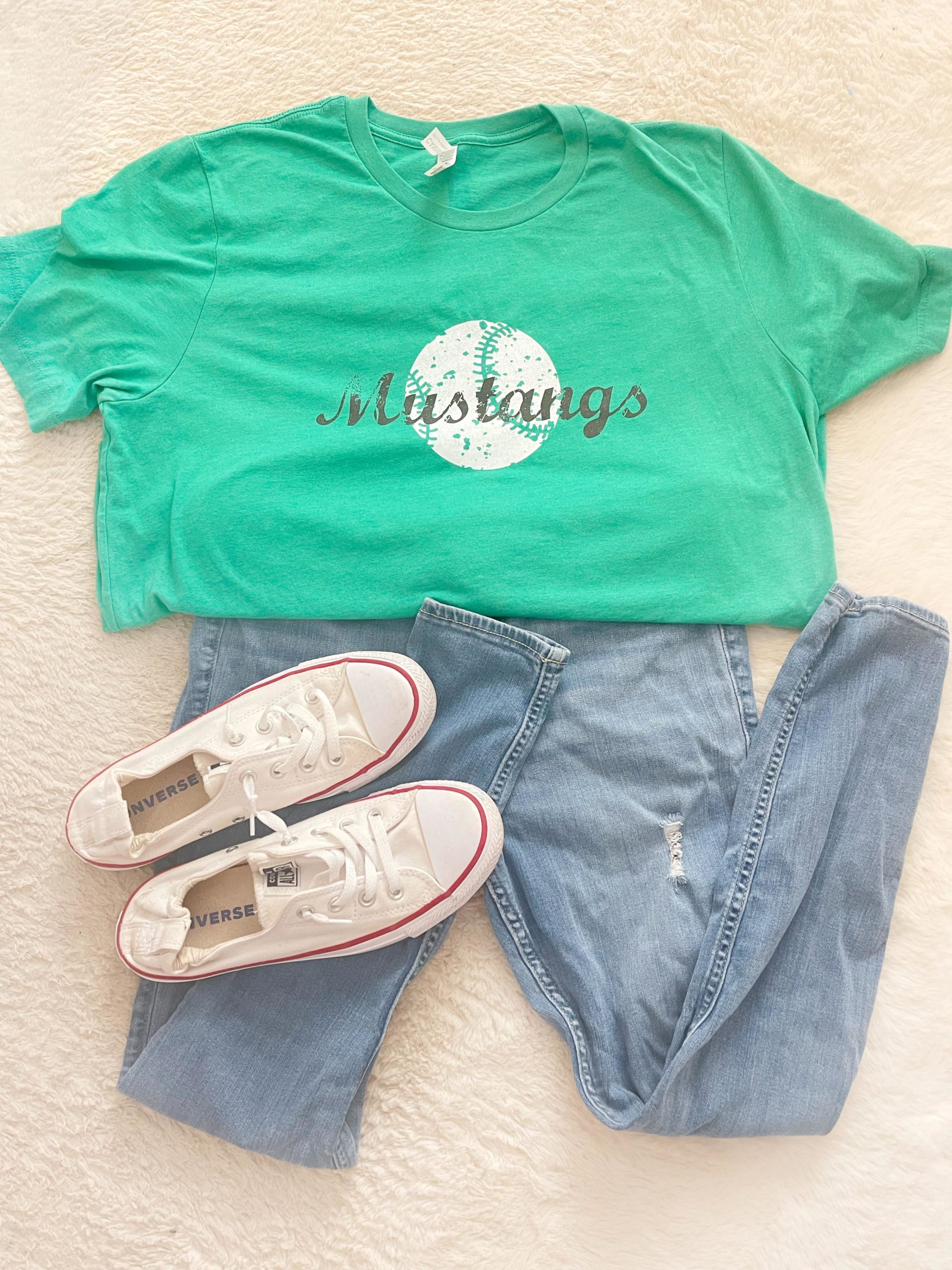 The Best 10 Essential Tees For Summer - The Curated Farmhouse